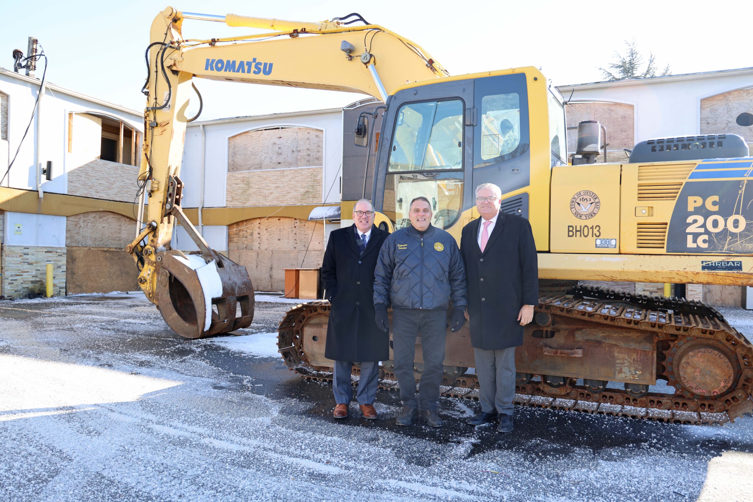 Town Demolishes Shuttered Motel - Long Island Life & Politics